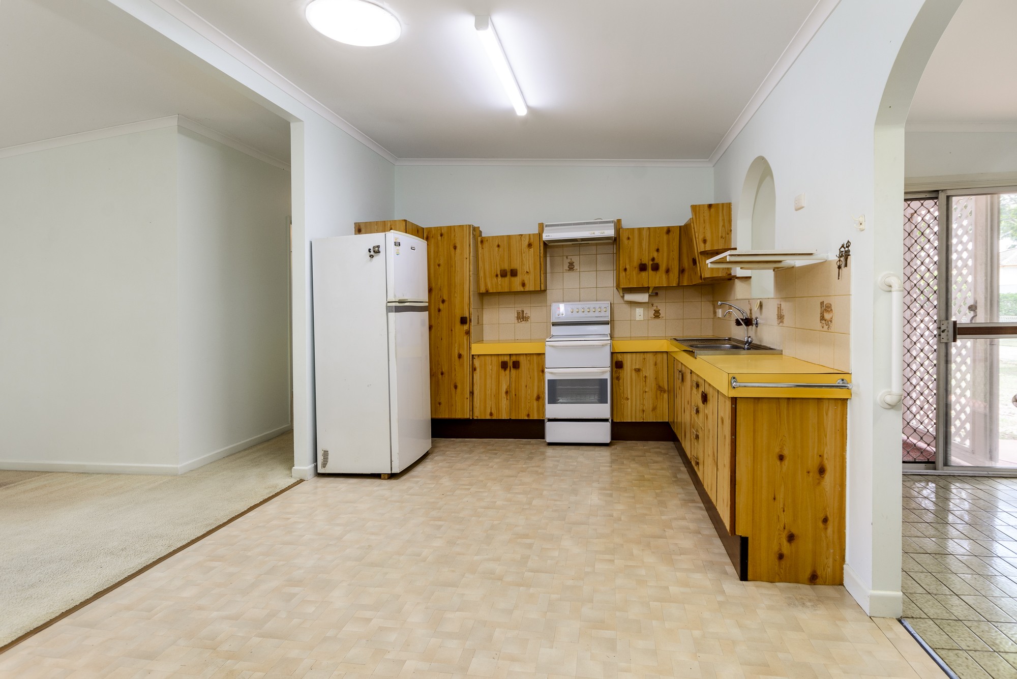 Great Location in Beachmere. – Gloria Day Real Estate